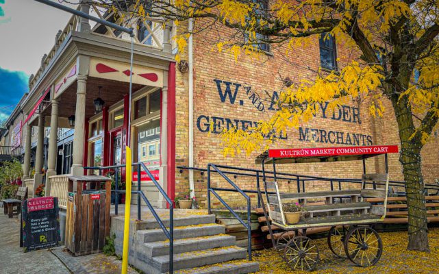 10 Fun Things To Do In St Jacobs | Historical Tours, Markets & Hidden ...
